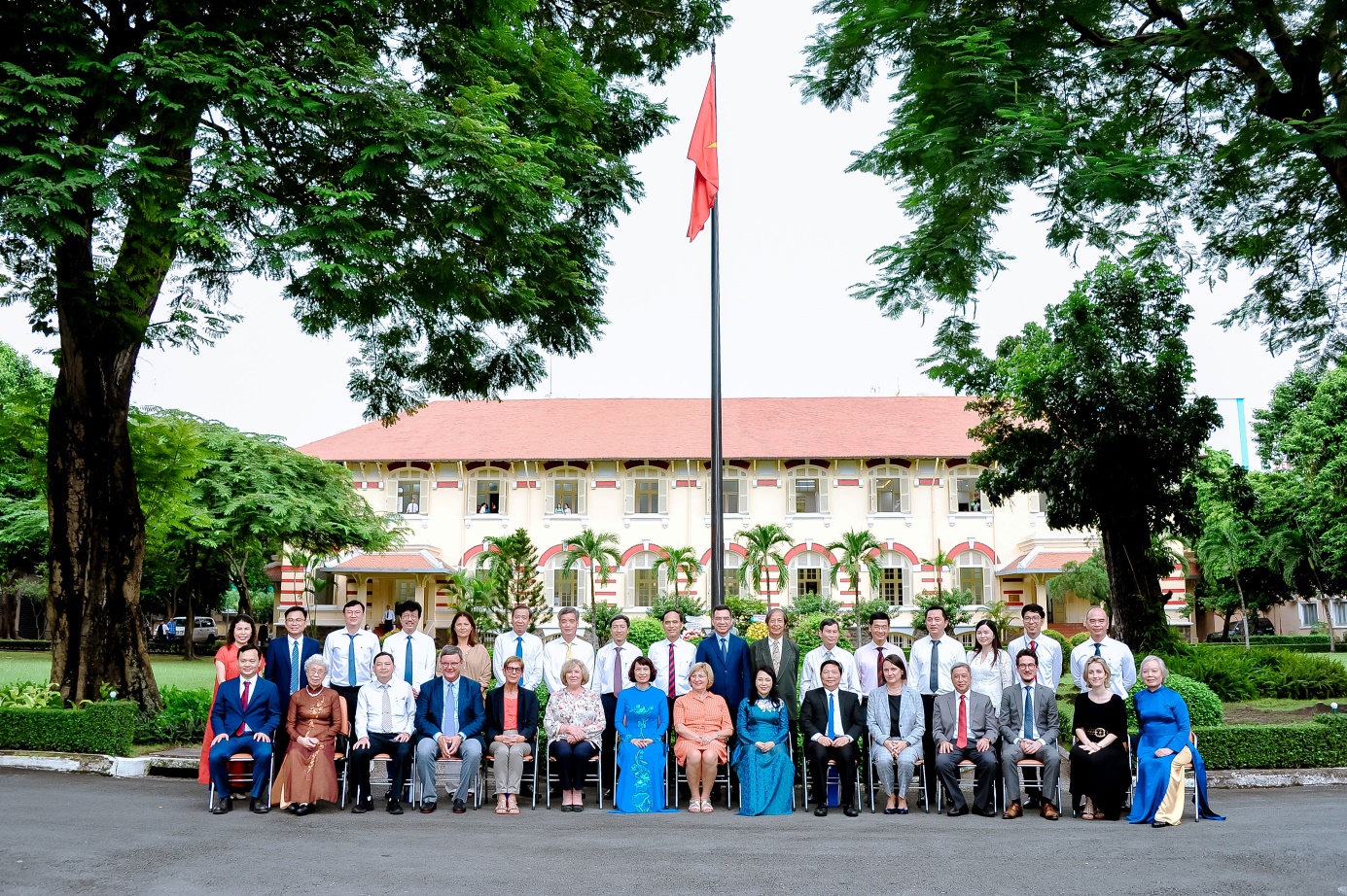 LỄ KỶ NIỆM VÀ TRIỂN LÃM TRANH VỀ CUỘC ĐỜI - SỰ NGHIỆP CỦA NHÀ KHOA HỌC LỖI LẠC LOUIS PASTEUR ...